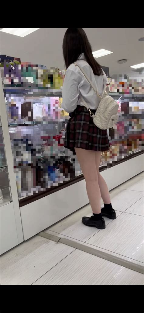 vol 41 ハミマンあり 黒髪赤チェ激カワ Kのハミマン透けTバック逆さ撮り pcolle