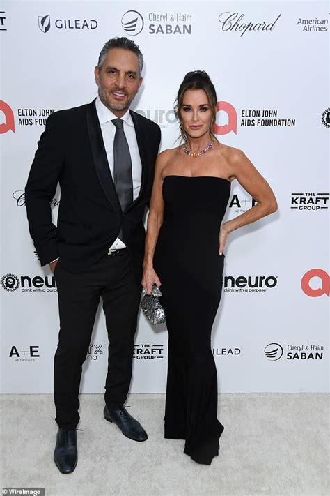 Kyle Richards Is Slender At An Oscar Party Denies Using Ozempic Daily Mail Online